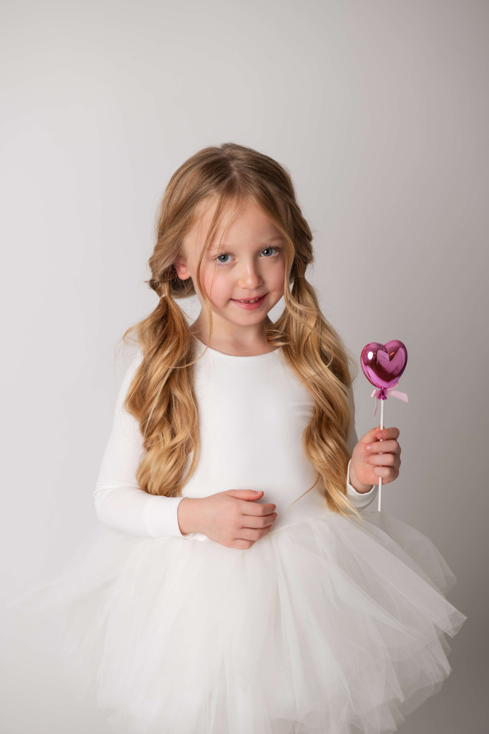 שמלות שושבינה לילדות - צפו בקולקציה שמלות לשושבינות - אורית דעבול